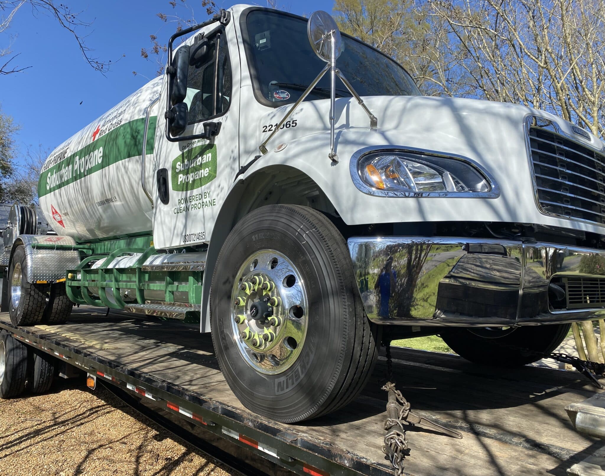 What is Flatbed Trucking and Why is it Common in Heavy Equipment Towing?